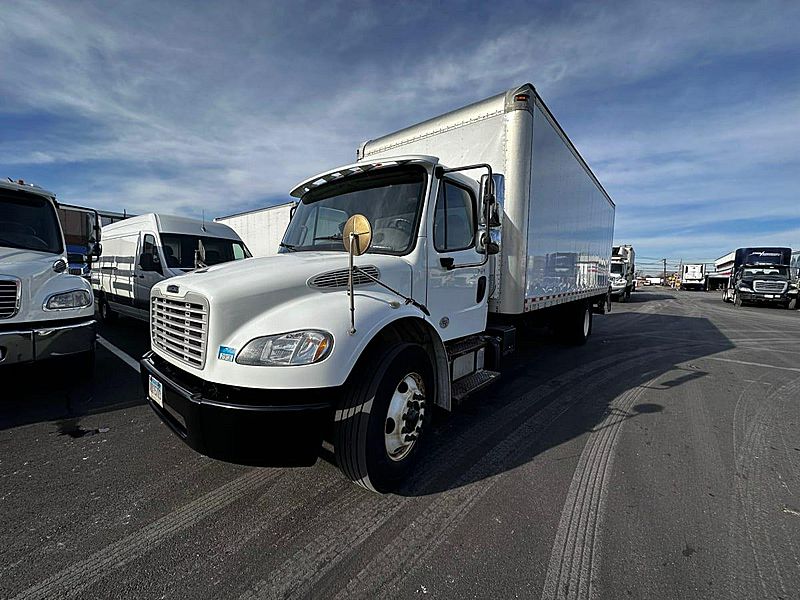 2017 Freightliner M2 106 (For Sale) | 24' Box | Non CDL | #670895