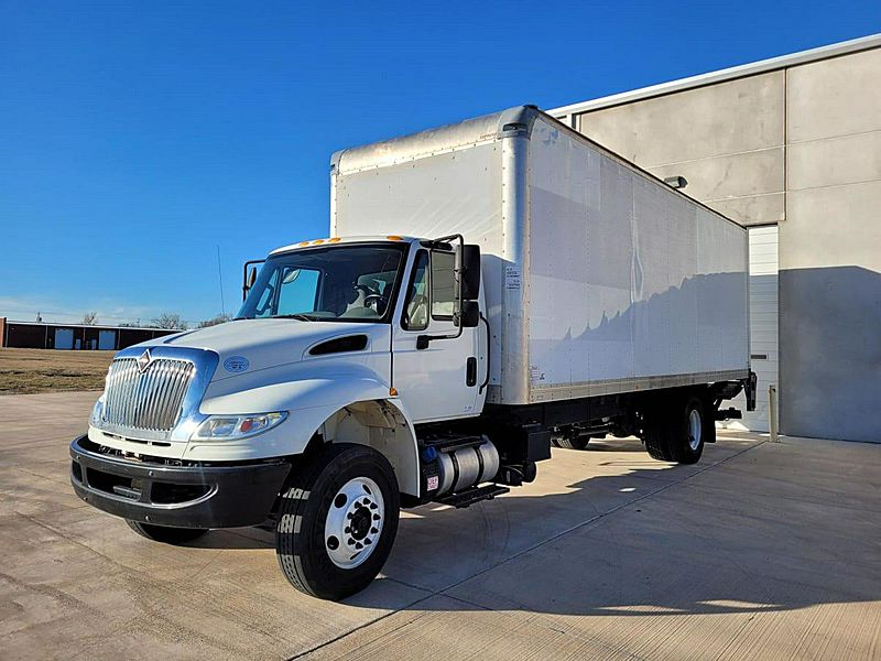 2016 Navistar International 4300 (For Sale) | 26' Box | Non CDL | #376865