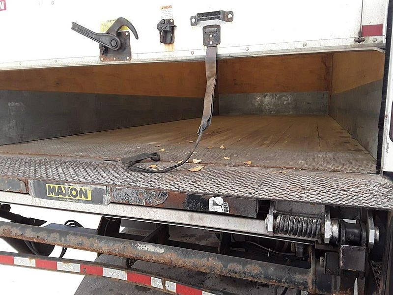 2013 Freightliner M2 106 (For Sale) | 20' Box | Non CDL | #515088