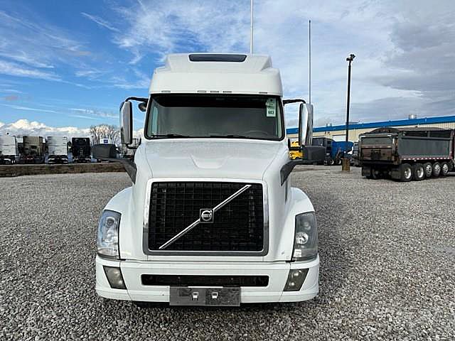 2016 Volvo VNL 780 (For Sale) | 77" Sleeper | #5676