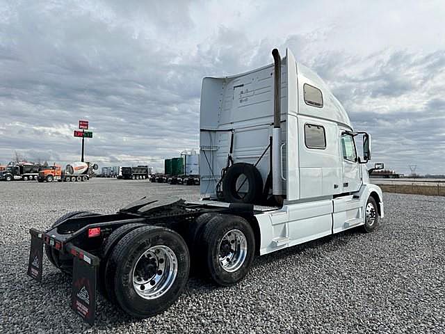 2016 Volvo VNL 780 (For Sale) | 77" Sleeper | #5676