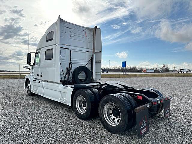 2016 Volvo VNL 780 (For Sale) | 77" Sleeper | #5676