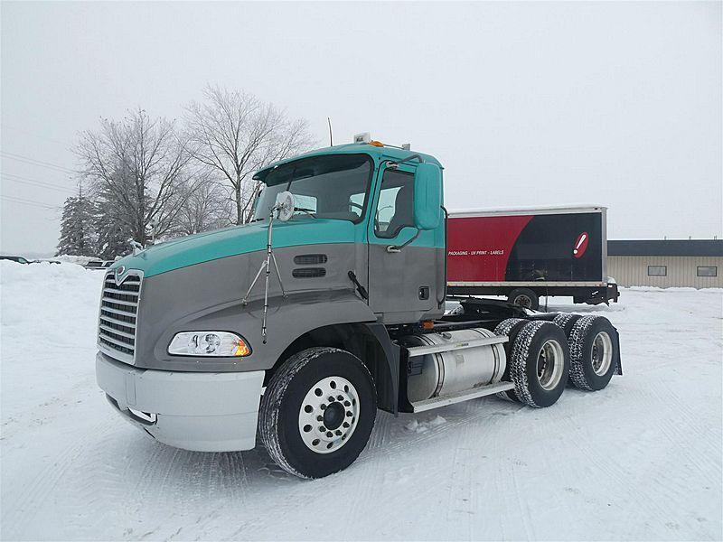 2005 Mack Pinnacle CXN613 (For Sale) | Day Cab | #10104