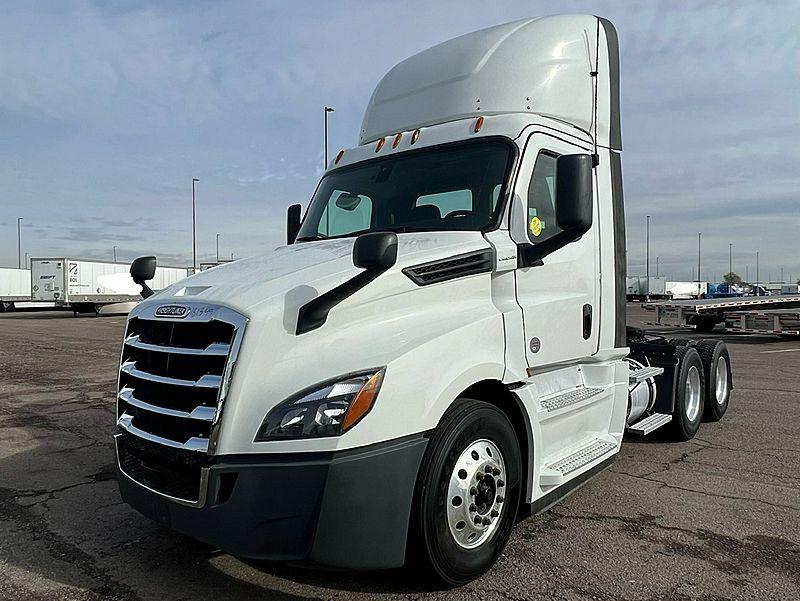 2018 Freightliner Cascadia 126 (For Sale) | Day Cab | #5372W