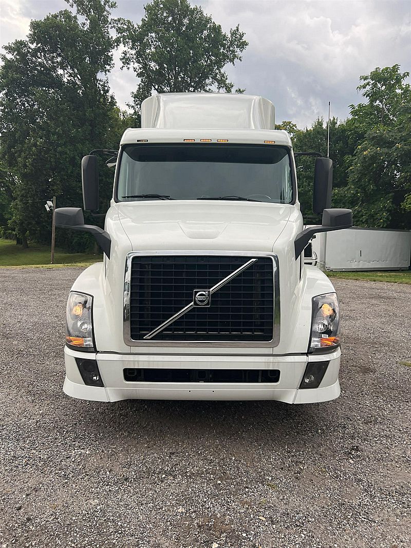 2014 Volvo VNL64T For Sale | 61" Sleeper | #538493