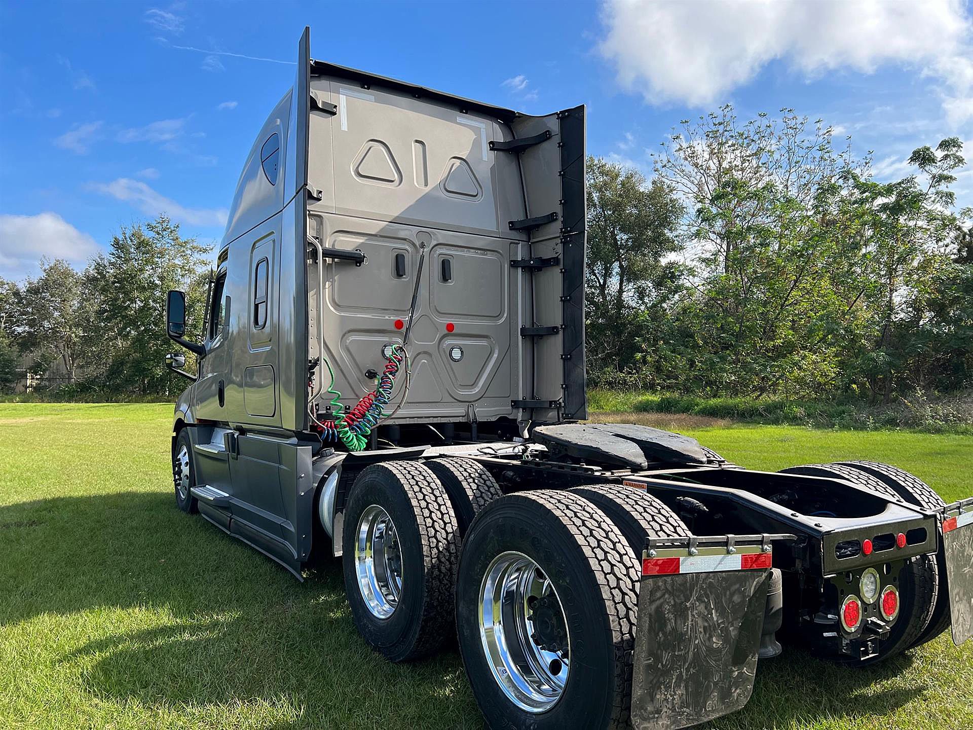 2021 Freightliner Cascadia For Sale | 72" Sleeper | #MH8744