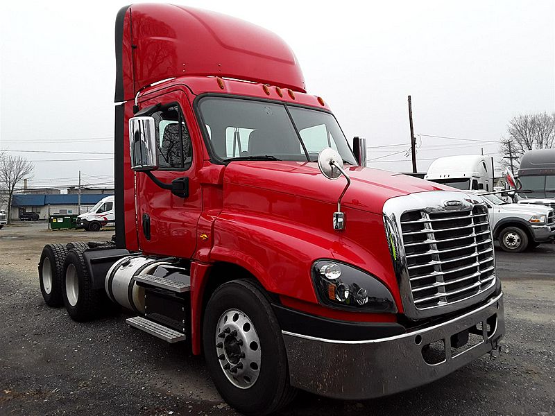 2018 Freightliner CASCADIA 125 For Sale | 48" Sleeper | #762121