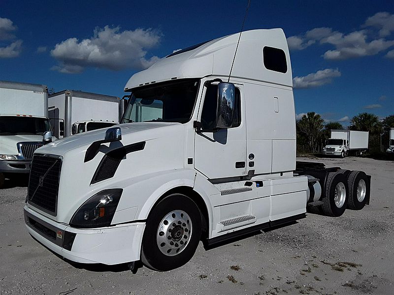 2016 Volvo VNL 670 (For Sale) | 48" Sleeper | #704527