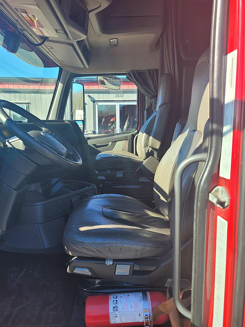 2018 Volvo VNL 860 For Sale | 73" Sleeper | #782367