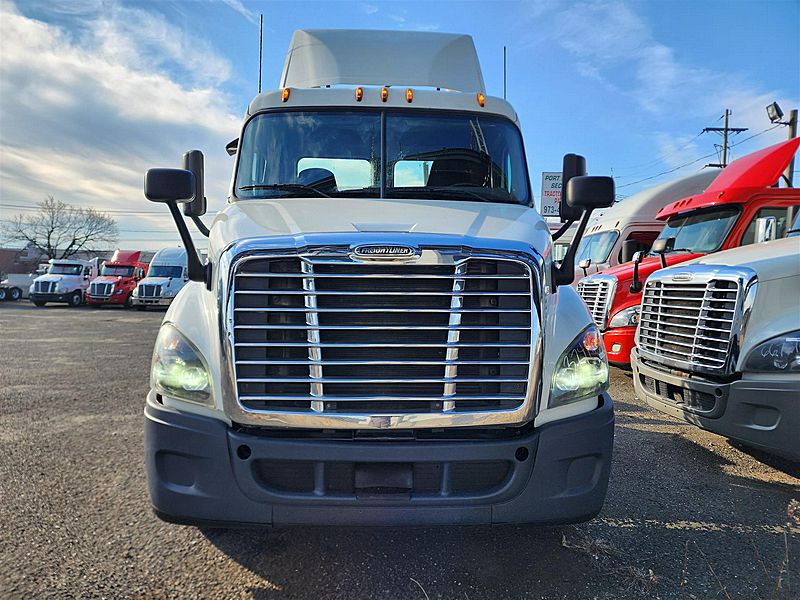 2015 Freightliner CASCADIA 113 For Sale | Day Cab | #374113