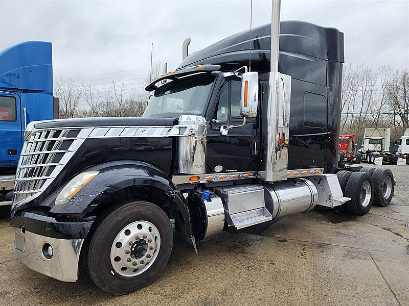 2016 International LoneStar (For Sale) | 73" Sleeper | #7*22718