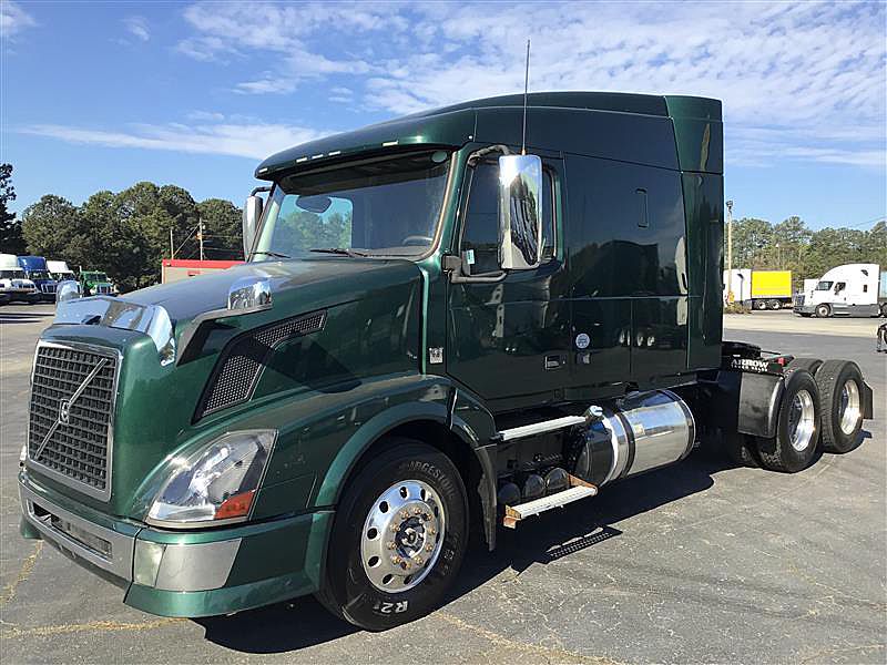 2015 Volvo VNL 630 (For Sale) | 61" Sleeper | #257951