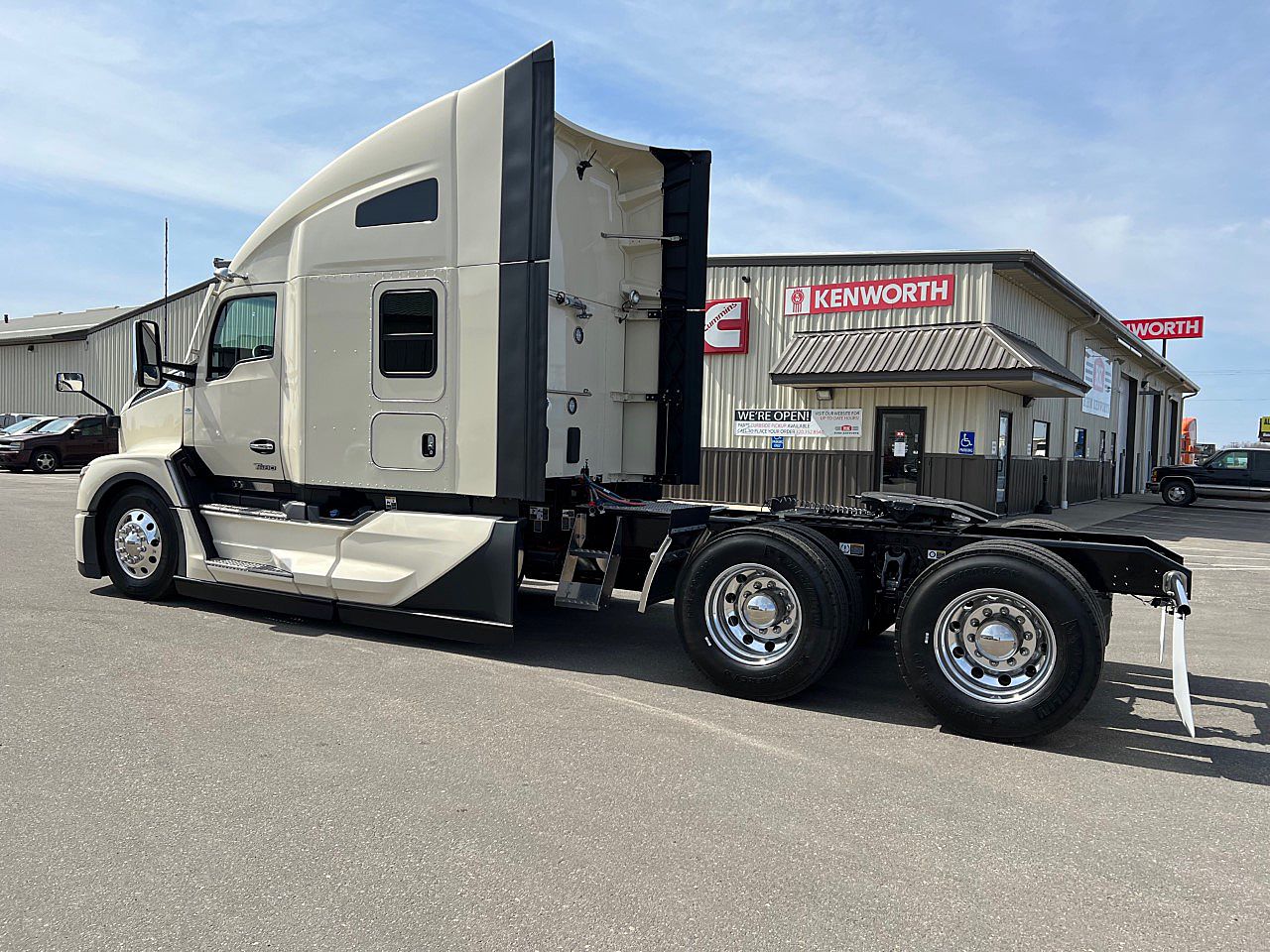 2023 Kenworth T680 For Sale | 76" Sleeper | #5473