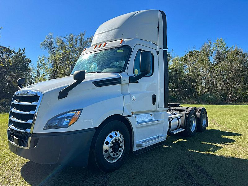 2018 Freightliner Cascadia Day Cab (For Sale) | Day Cab | #JL4142