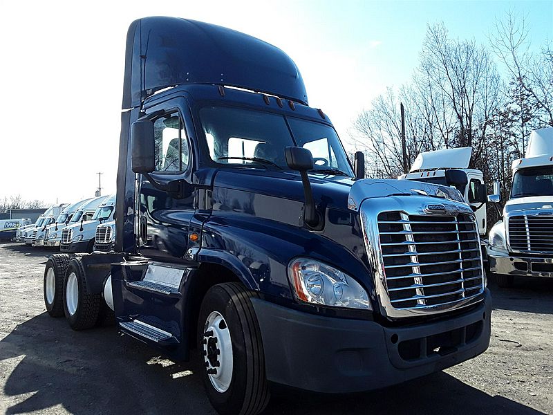 2015 Freightliner CASCADIA 125 (For Sale) | Day Cab | #325542
