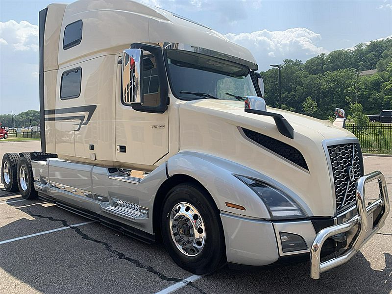 2019 Volvo VNL 860 For Sale | 80" Sleeper | #5414