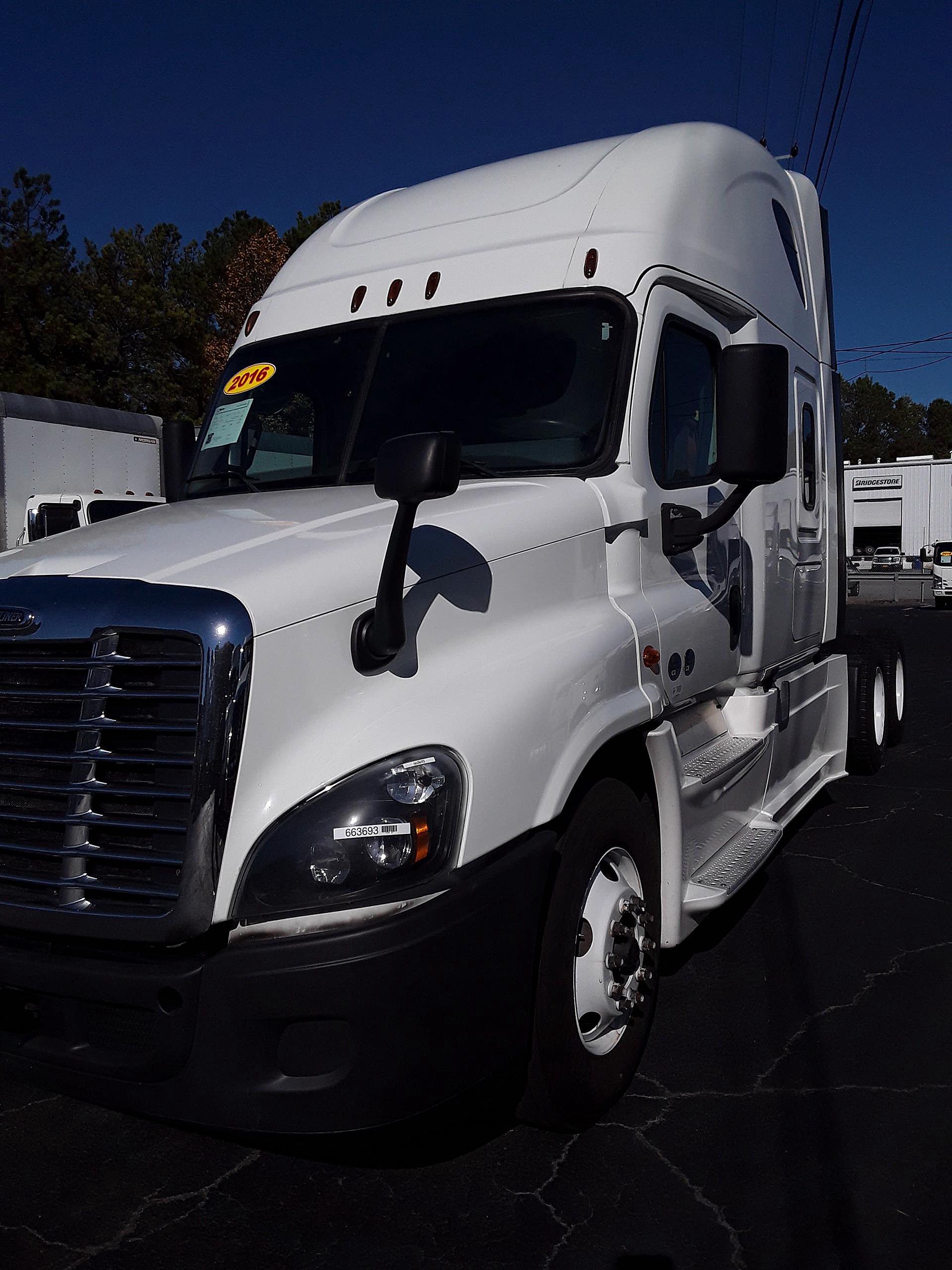 2016 Freightliner CASCADIA 125 For Sale | 72" Sleeper | #663693