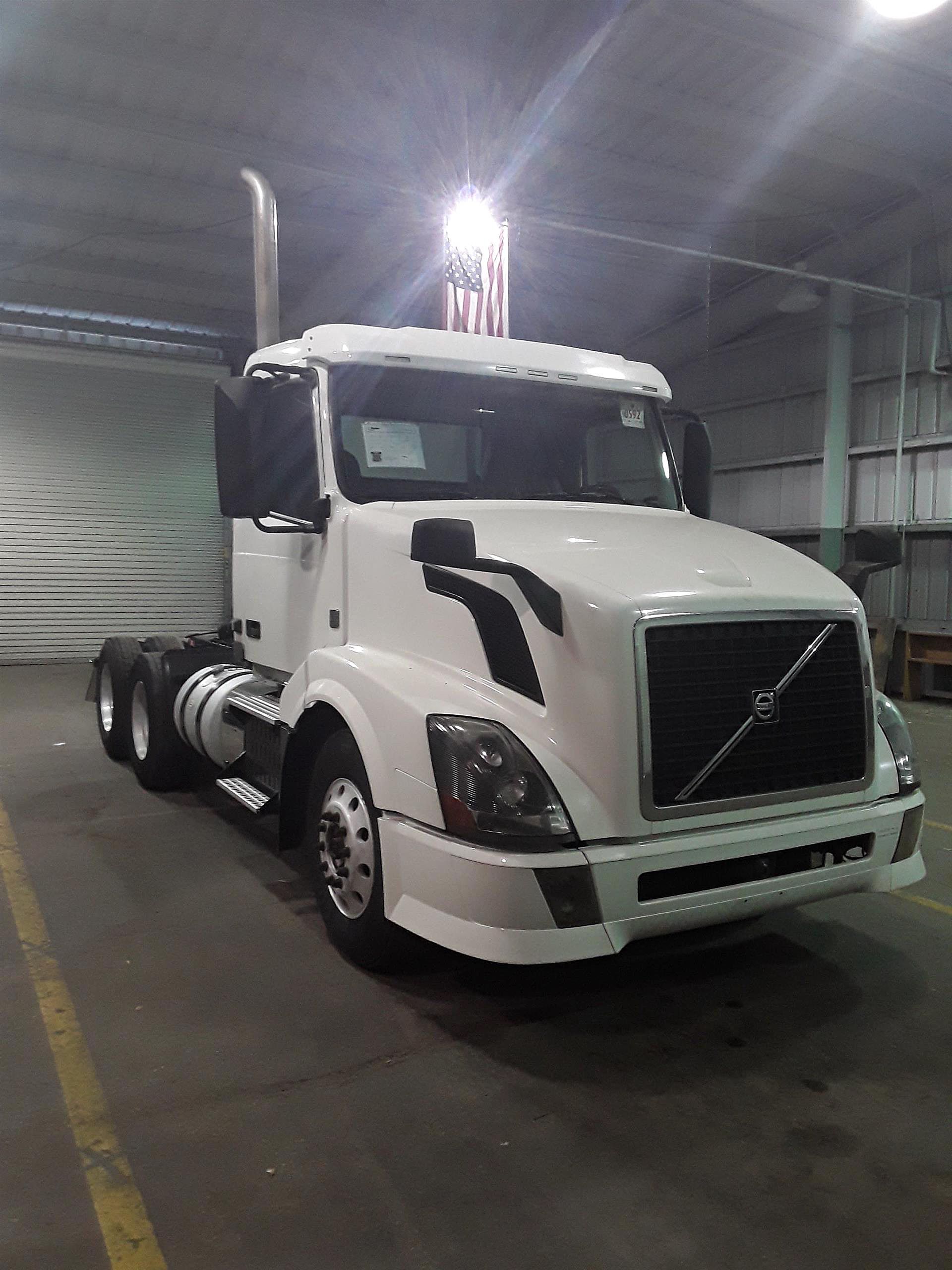 2014 Volvo VNL64T For Sale | Day Cab | #538810