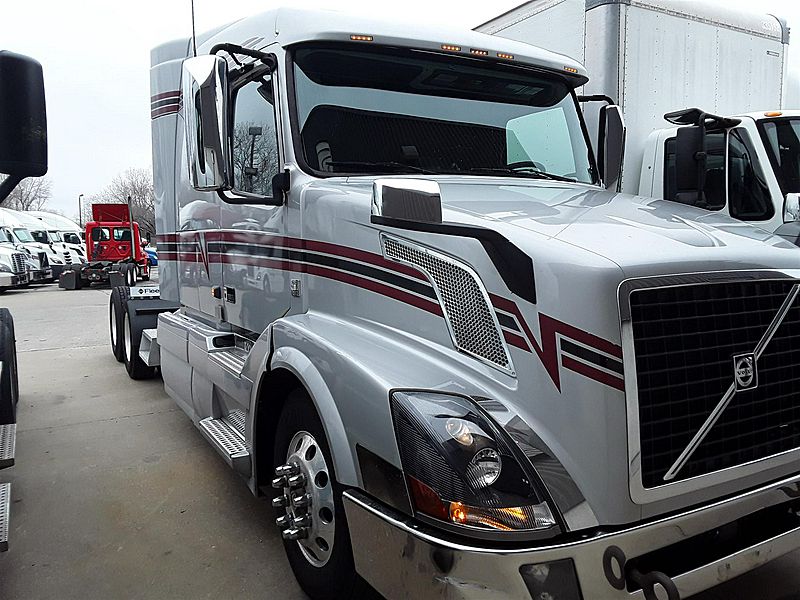 2017 Volvo VNL 630 For Sale | 61" Sleeper | #666070