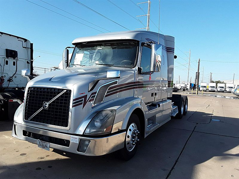 2017 Volvo VNL 630 For Sale | 61" Sleeper | #666101