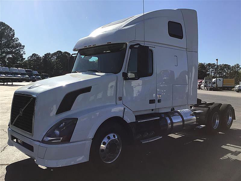 2015 Volvo VNL 670 (For Sale) | 61" Sleeper | #258183