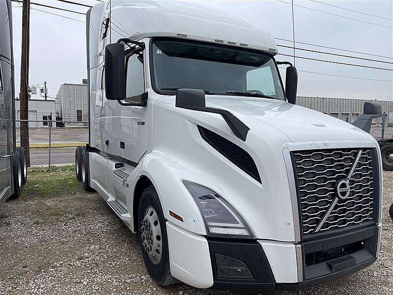 2020 Volvo VNL 760 (For Sale) | 70" Sleeper | #258211