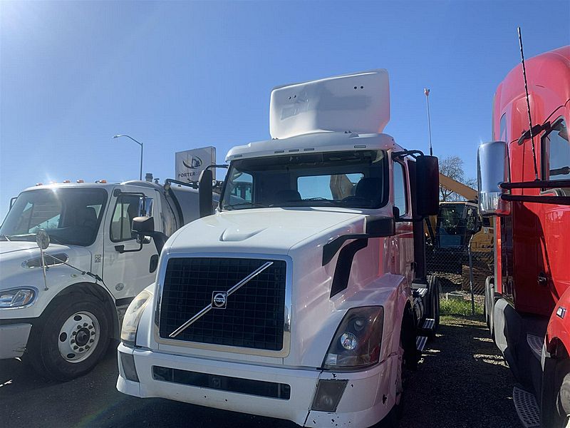 2014 Volvo VNL64T For Sale | Day Cab | #541811