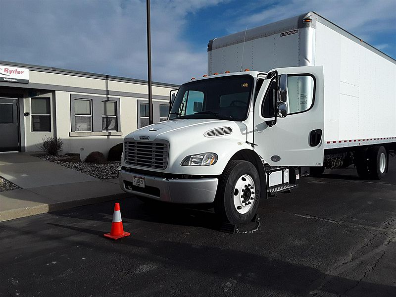 2017 Freightliner M2 106 For Sale | 26' Box | Non CDL | #677061