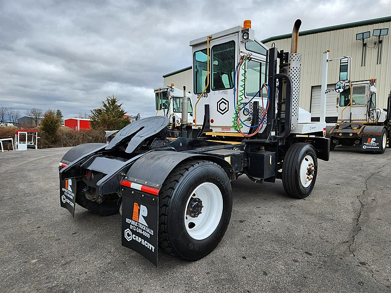 2009 Capacity TJ5000 (For Sale) | Yard Spotter | #KG0740