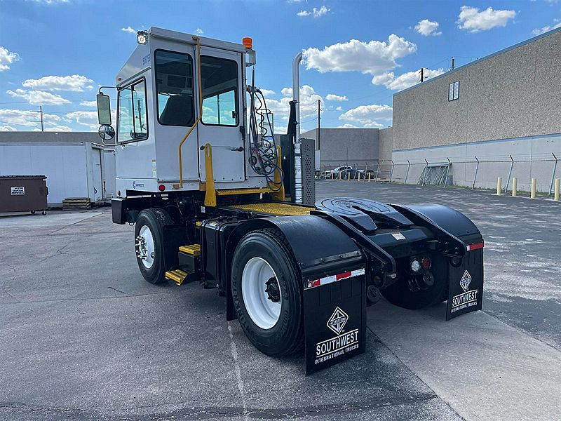 2018 Capacity TJ5000 (For Sale) | Yard Spotter | #508758