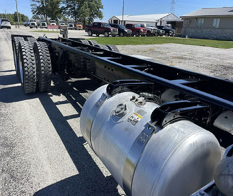 2012 Peterbilt 365 (For Sale) | Cab & Chassis | #7663