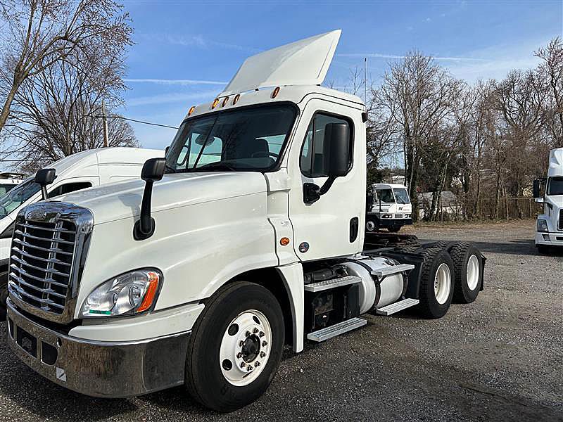 2015 Freightliner CASCADIA 125 For Sale | Day Cab | #375926