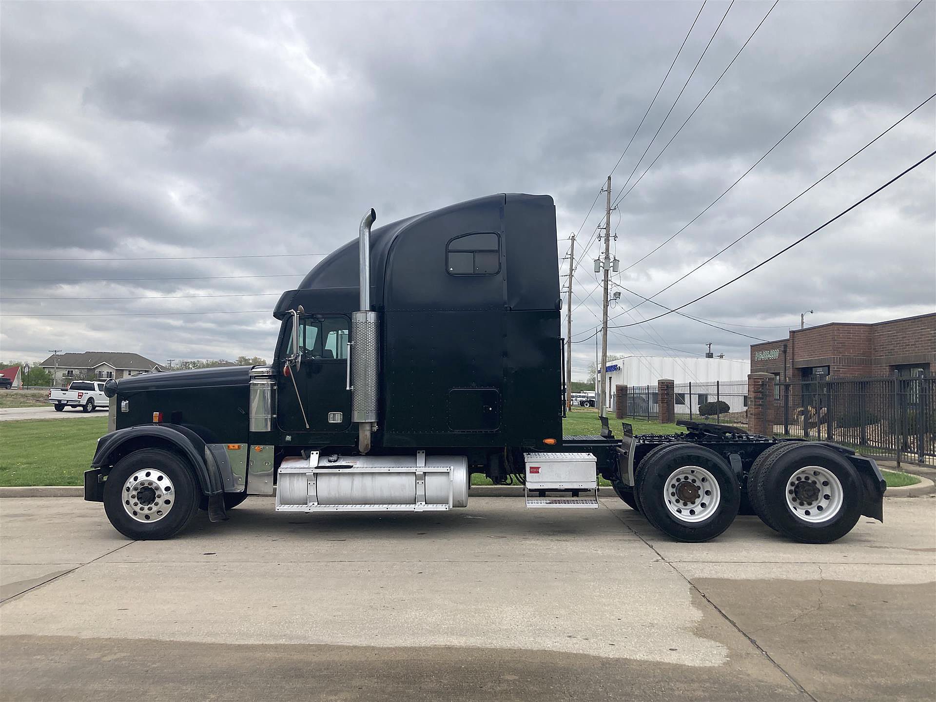 2000 Freightliner Classic For Sale | Sleeper Truck | #YDB42684