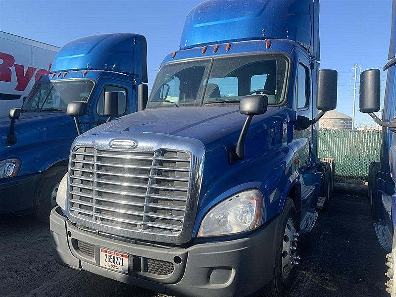 2016 Freightliner CASCADIA 125 For Sale | 48" Sleeper | #360640