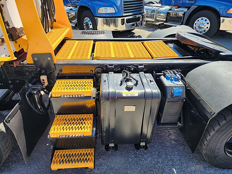 2017 Capacity Sabre 5 (For Sale) | Yard Spotter | #10*22539