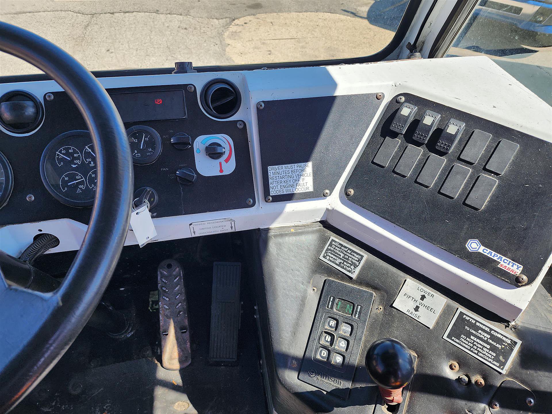 2017 Capacity Sabre 5 (For Sale) | Yard Spotter | #10*22539