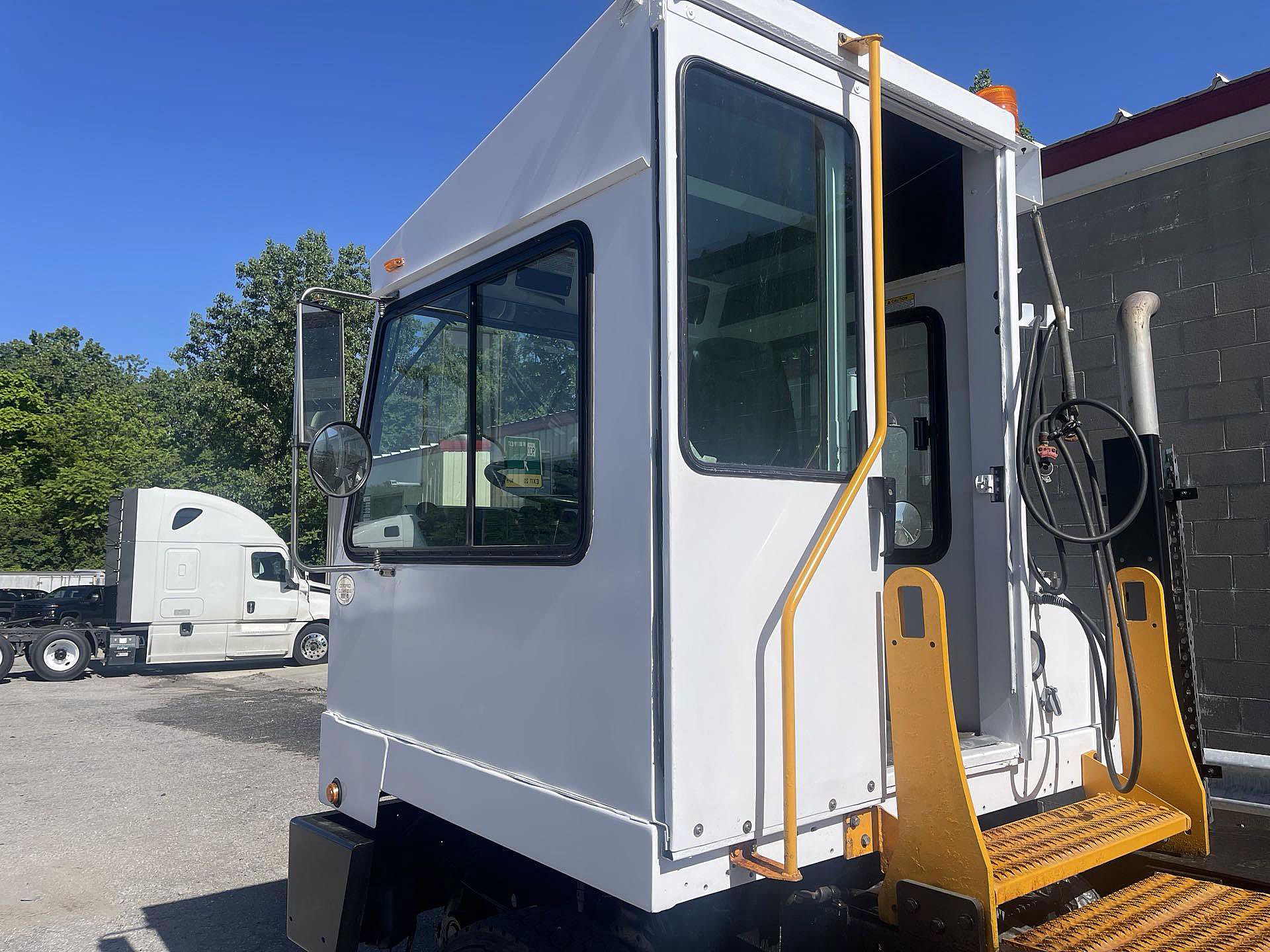 2017 Capacity Sabre 5 (For Sale) | Yard Spotter | #22541