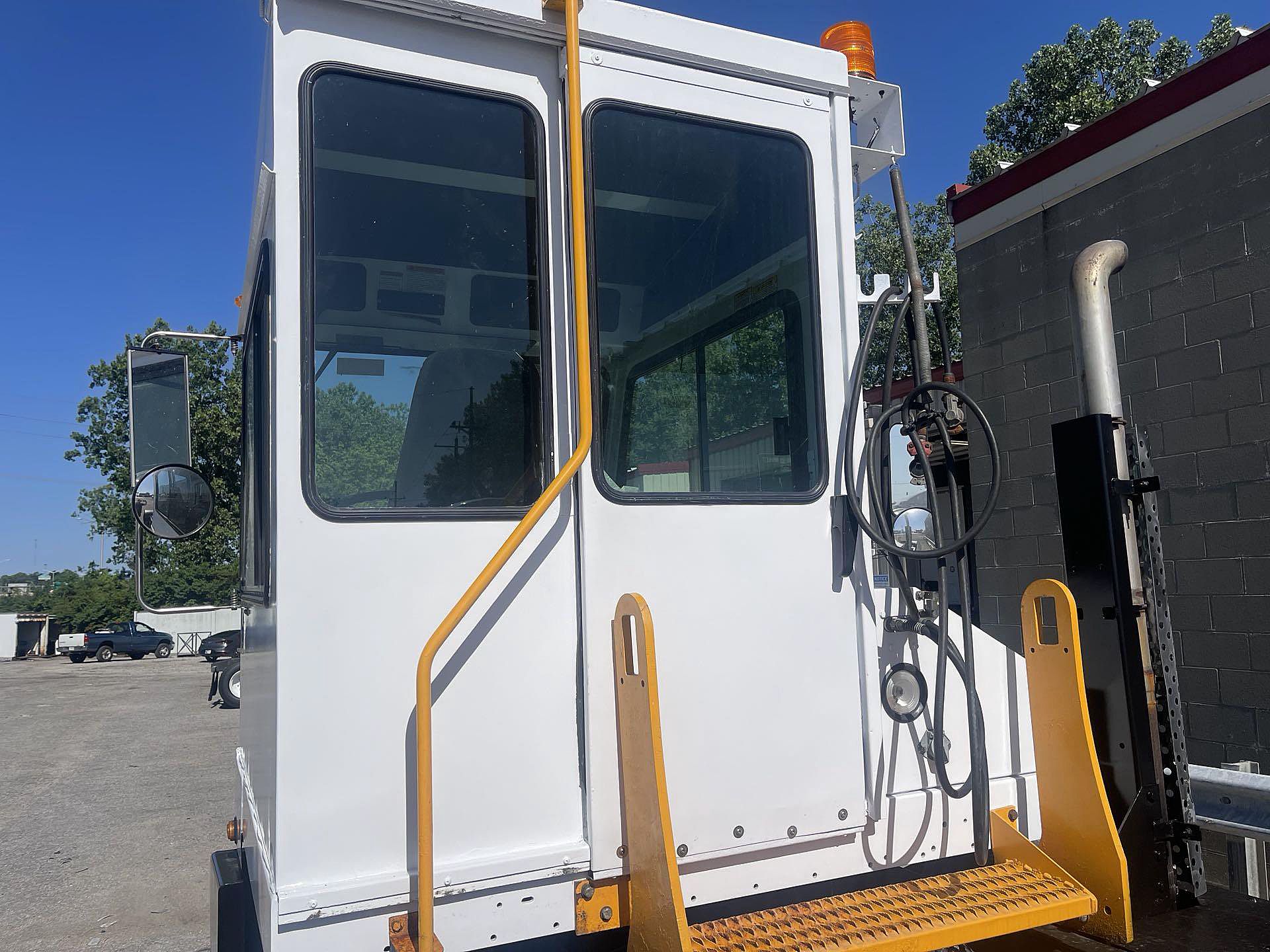 2017 Capacity Sabre 5 (For Sale) | Yard Spotter | #22541