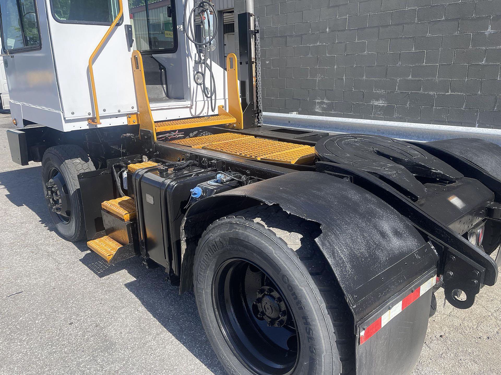 2017 Capacity Sabre 5 (For Sale) | Yard Spotter | #22541