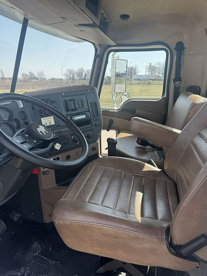 2014 Mack Granite GU813 For Sale | Cab & Chassis | #EM025542