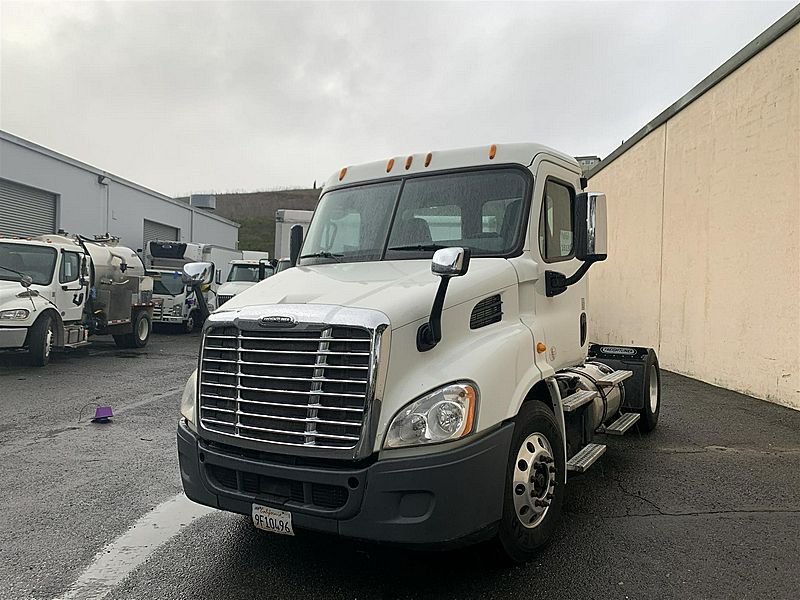 2014 Freightliner CASCADIA 113 For Sale | Day Cab | #555998