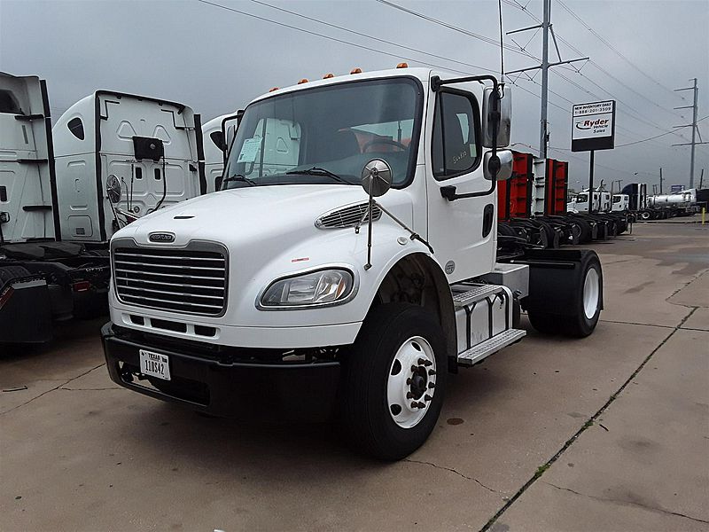 2015 Freightliner M2 106 For Sale | Day Cab | #566830