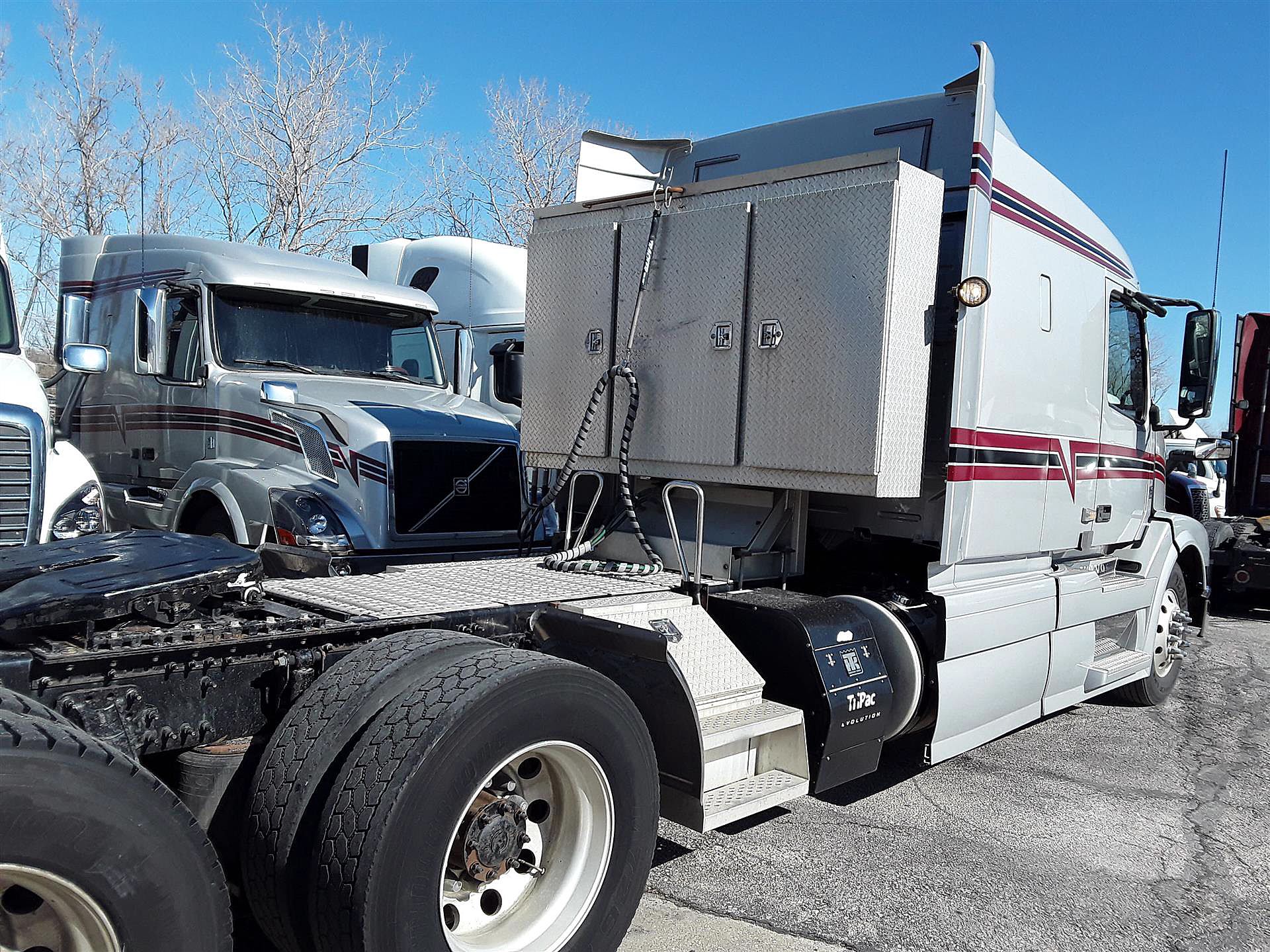 2017 Volvo VNL 630 For Sale | 61" Sleeper | #666030
