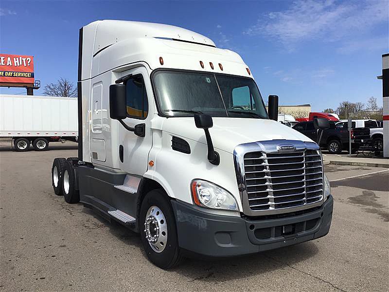 2018 Freightliner CASCADIA (For Sale) | 60" Sleeper | #258329