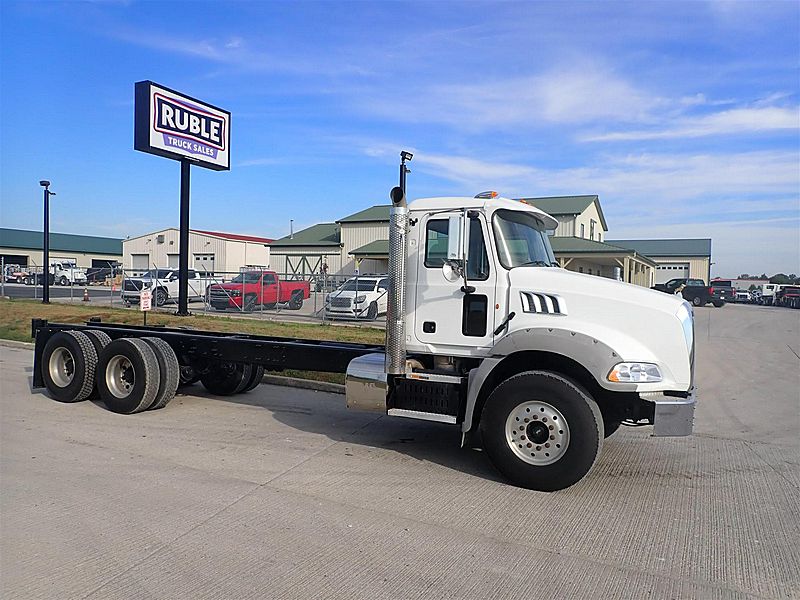 2013 Mack Granite GU813 For Sale | Cab & Chassis | #DM018606