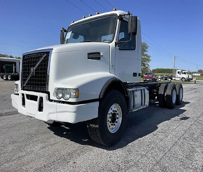 2014 Volvo VHD (For Sale) | Cab & Chassis | #7802