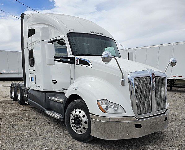 2015 Kenworth T680 For Sale | 72" Sleeper | #U9182