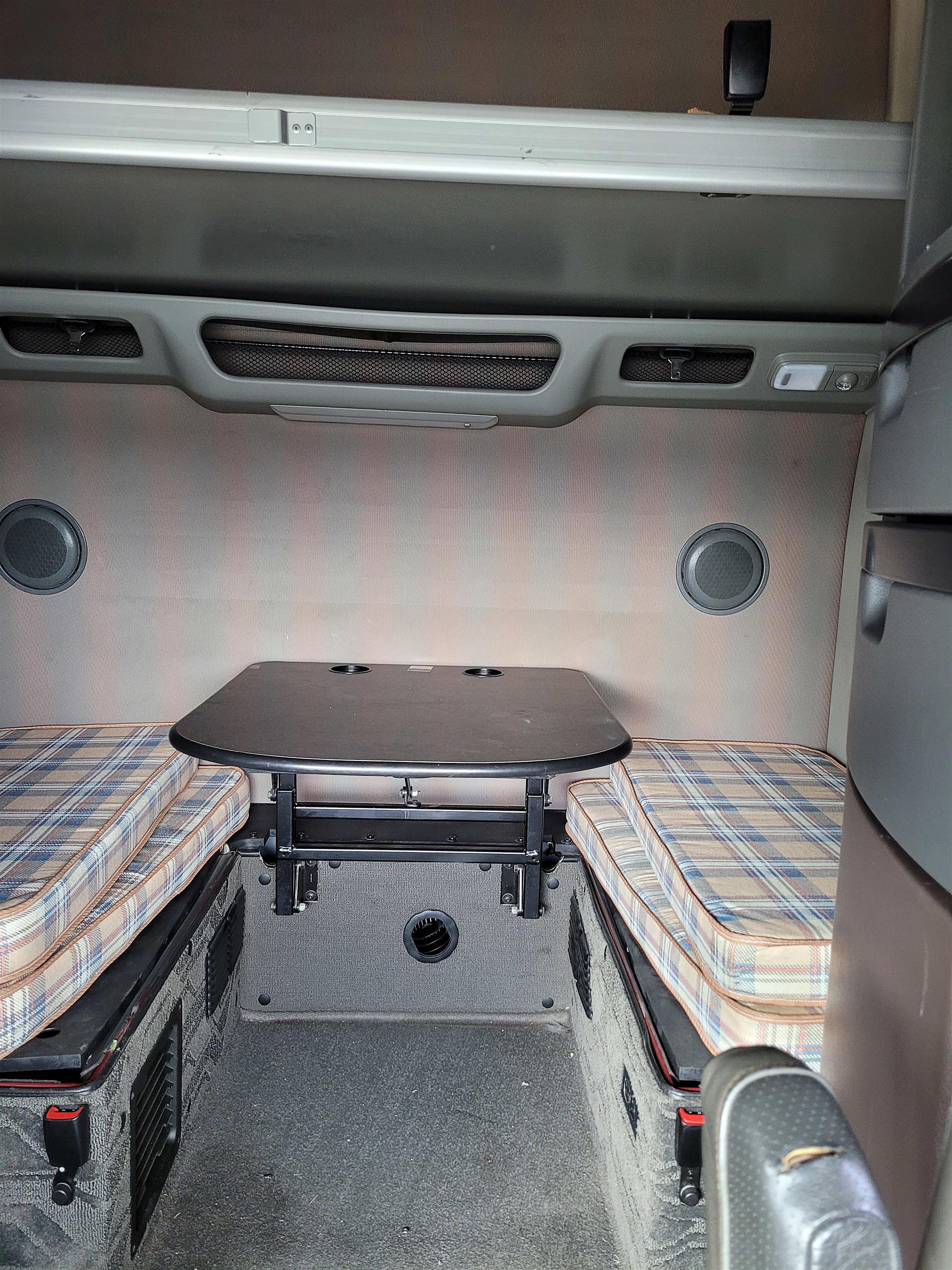 2018 Volvo VNL 860 For Sale | 73" Sleeper | #782325