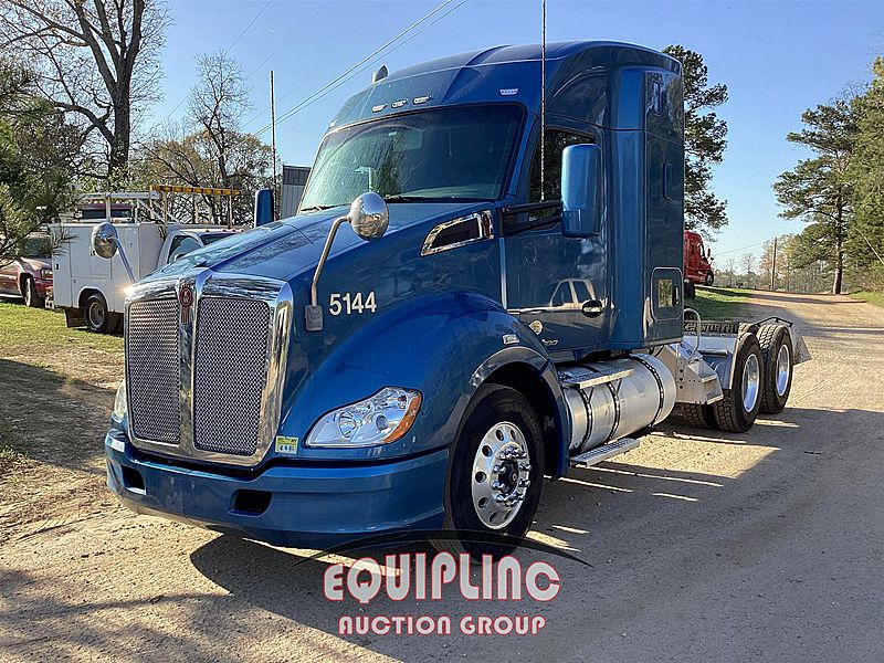 2015 Kenworth T680 (For Sale) | Sleeper Truck | #CEHFJ422600