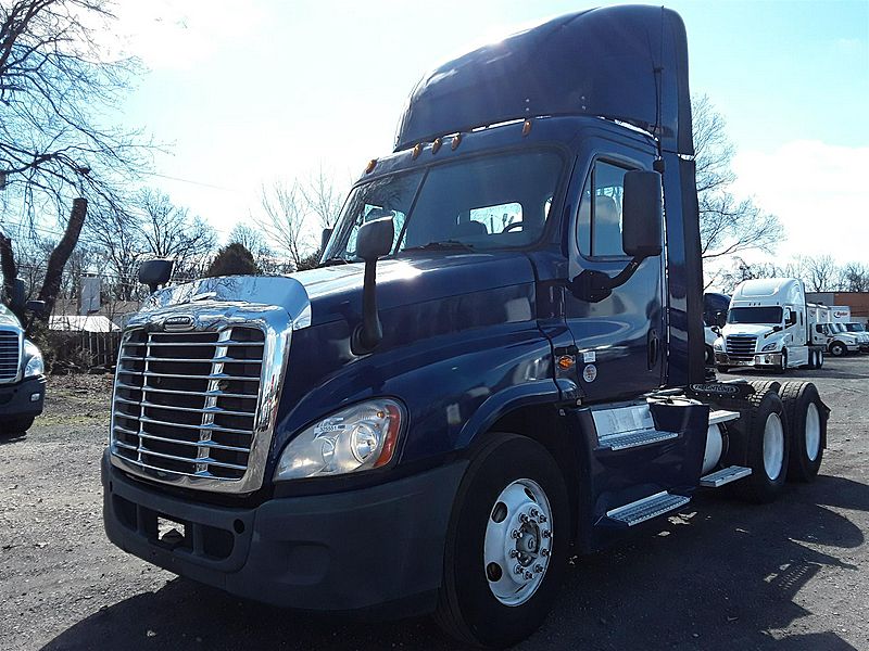 2015 Freightliner CASCADIA 125 For Sale | Day Cab | #325551